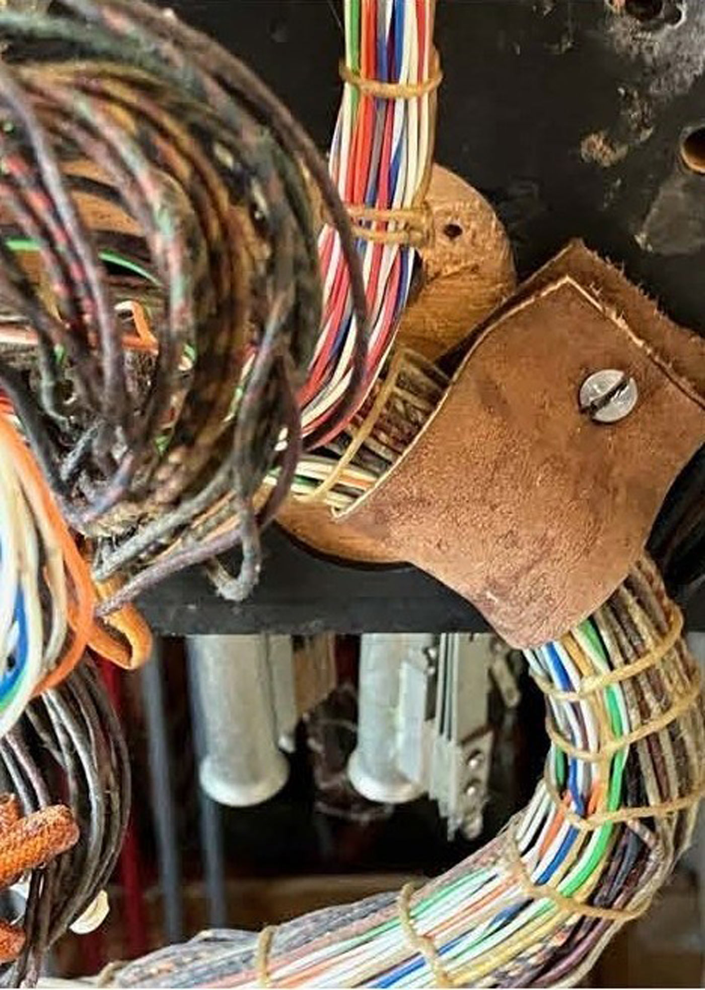 Party lines & Trunk calls – NatiFrinj